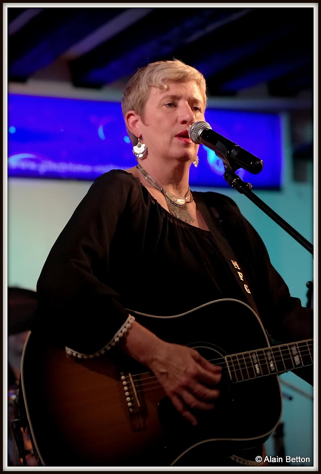 MARTHA FIELDS, Reine de la Country au Pitchtime - Paris Move