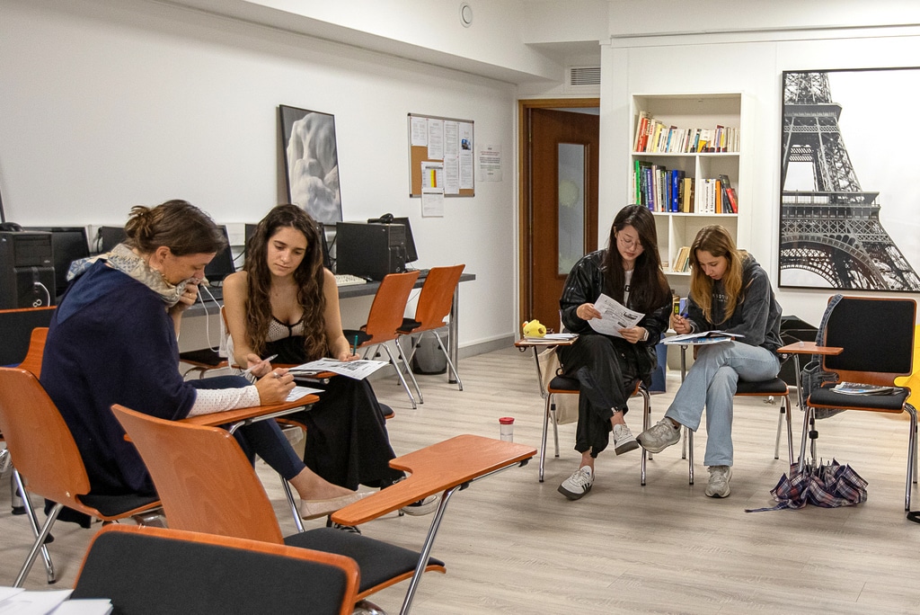 French Language Courses In France For Adults Paris Move